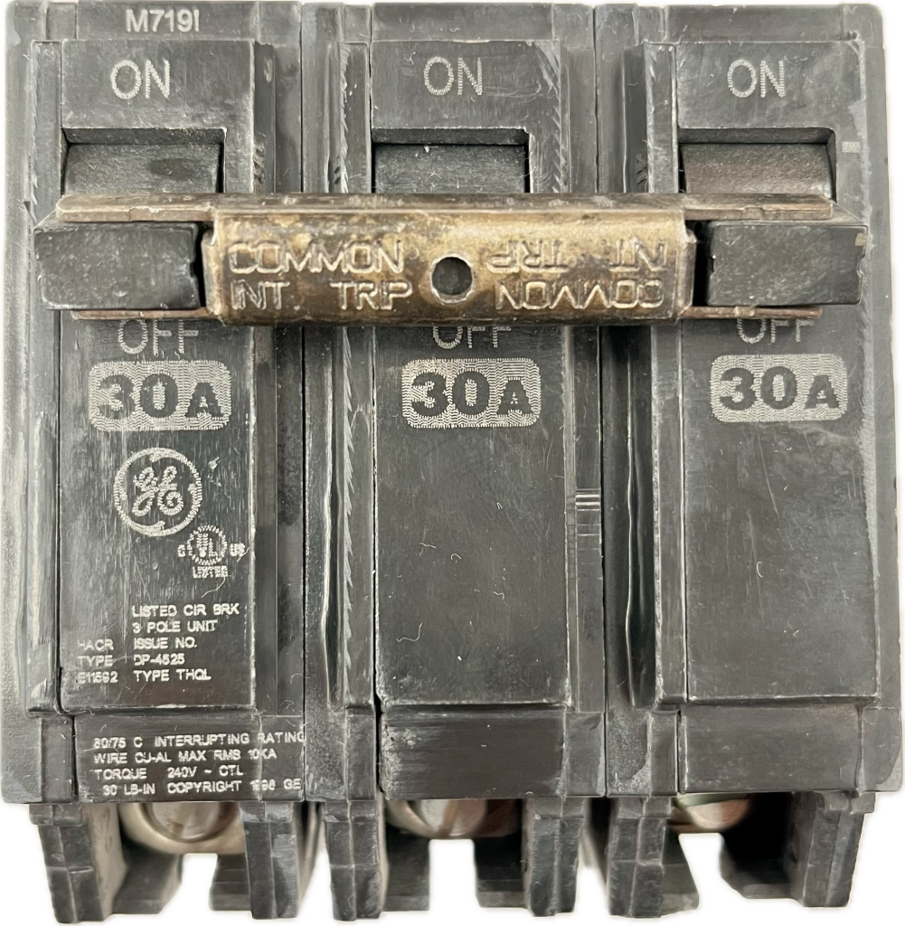 THQL 32030 Interruptor 3P 30A GE - EMALAG